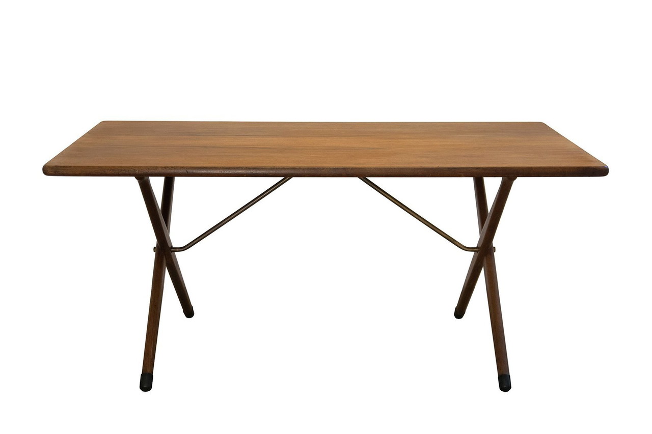 Hans J. Wegner At 303 Sabre Dining Table For Andreas Tuck