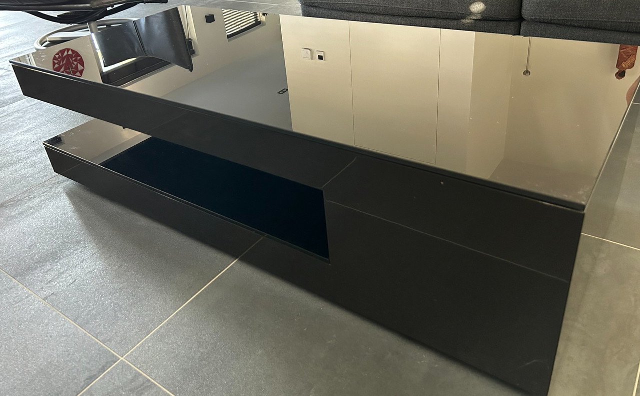 Karat coffee table | €175 | Whoppah