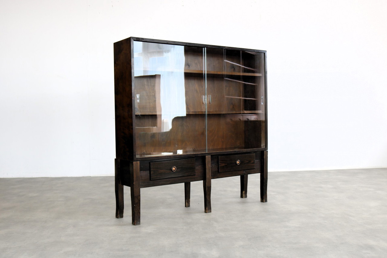 Vintage Swedish display case | €845 | Whoppah
