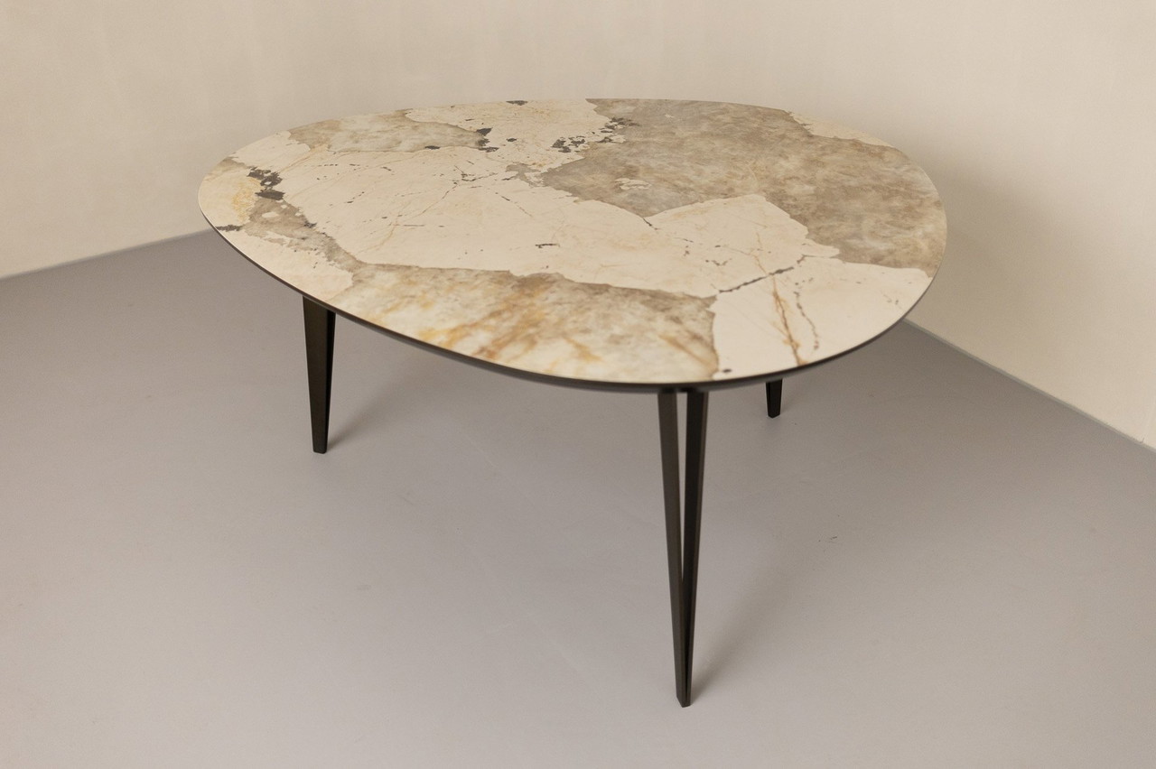 Tablez Benz Pebble | €2,750 | Whoppah