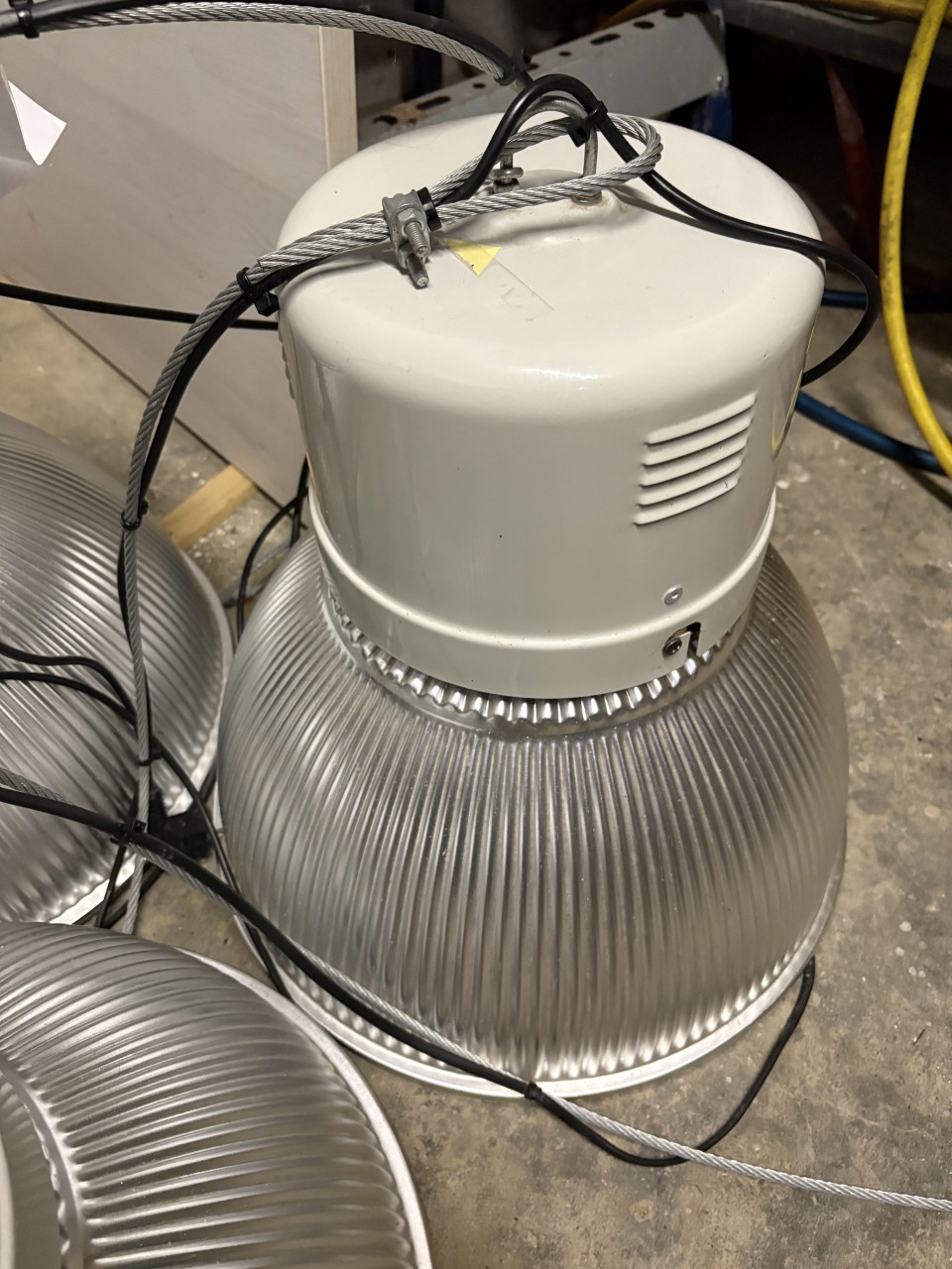 3x Industrial Lamps From a Hydrogen Factory | €225 | Whoppah