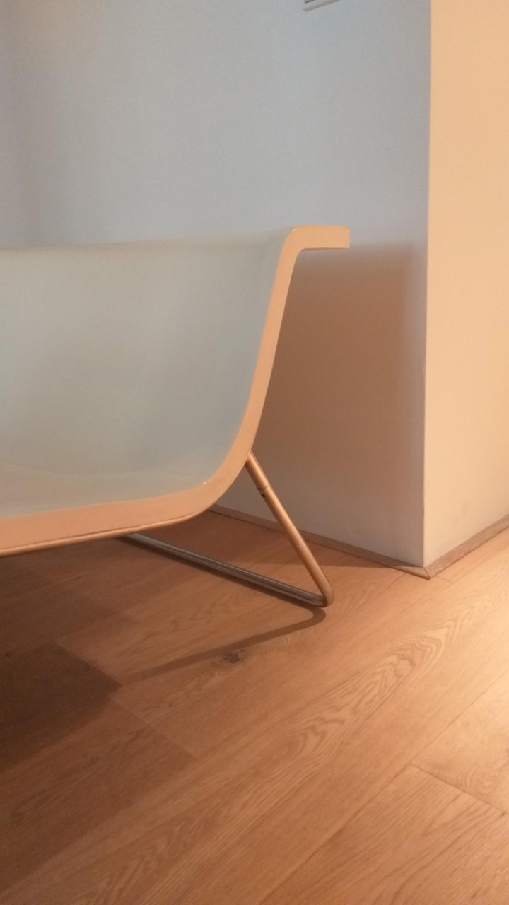 Cartel form lounge chair | €125 | Whoppah