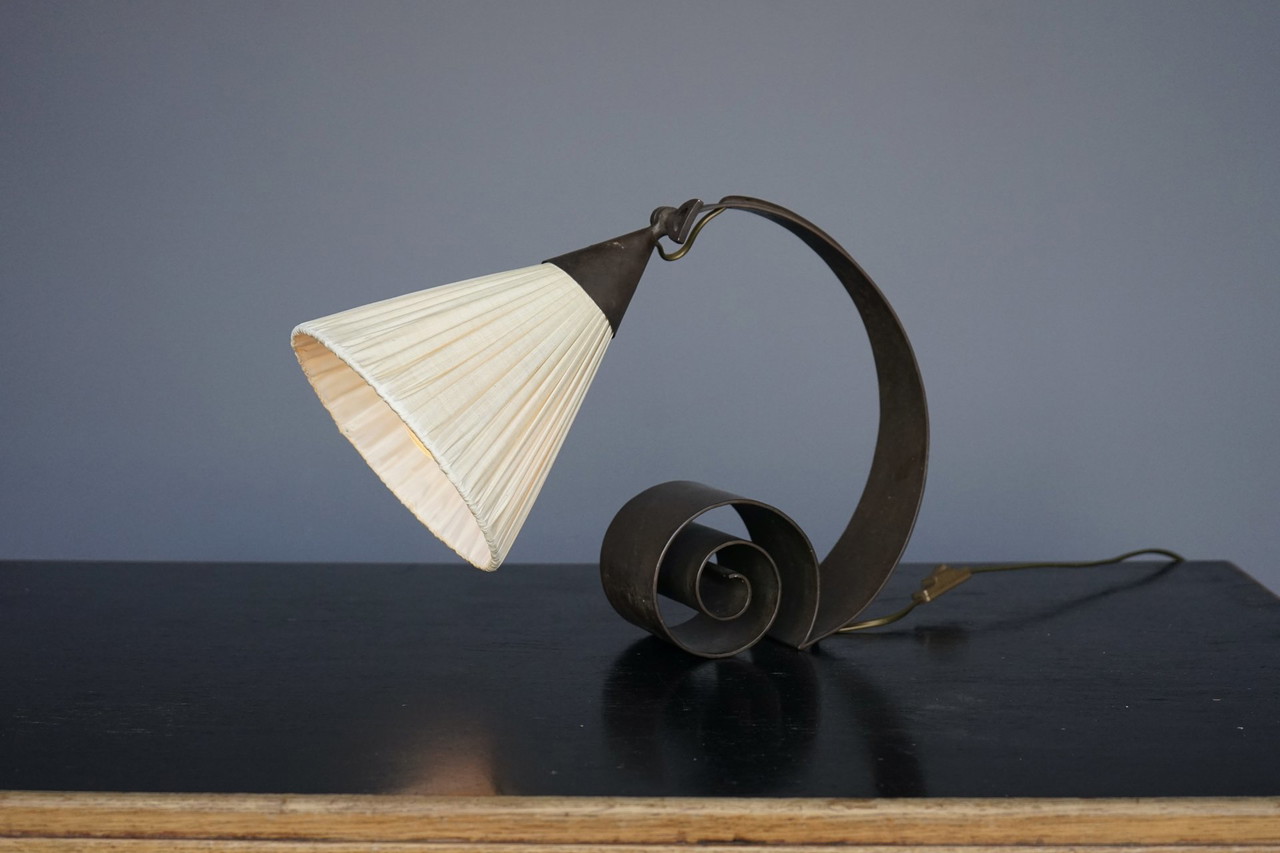 Amsterdam School Table Lamp, 1920s | €375 | Whoppah