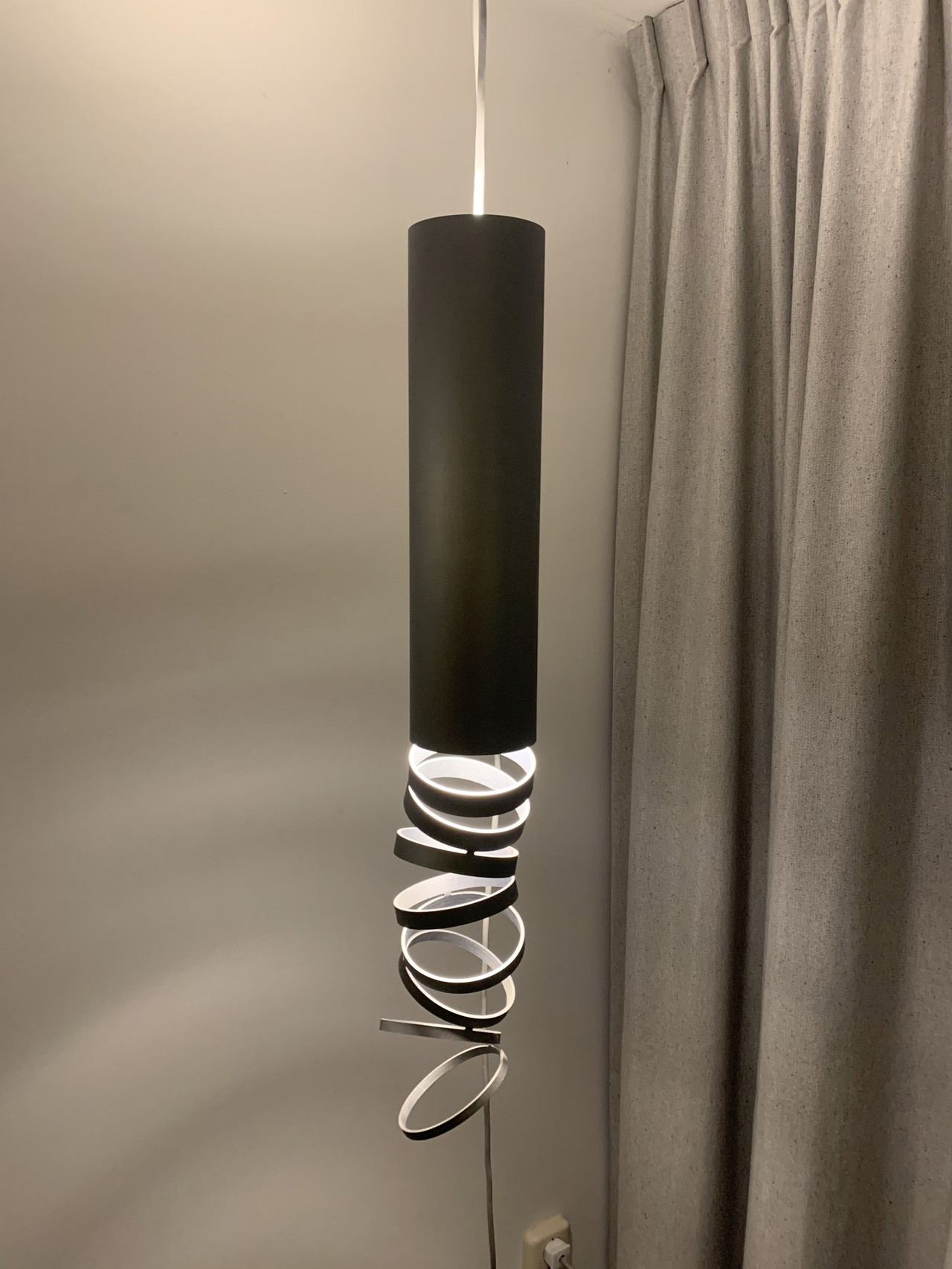 Artemide decompose suspension | €250 | Whoppah