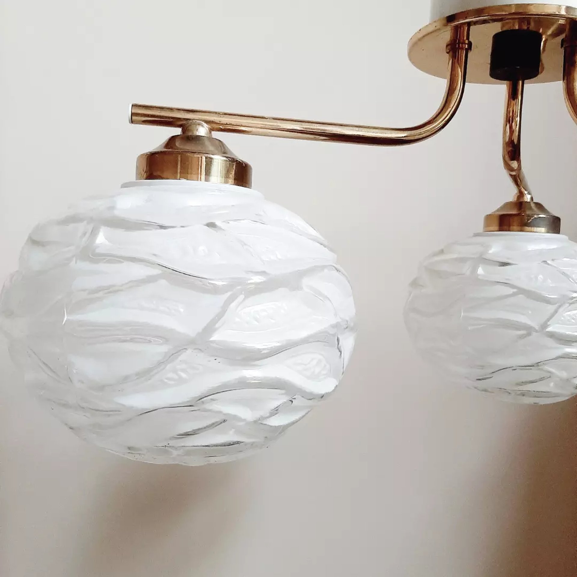 1950s hanging lamp Ball lamp | €75 | Whoppah