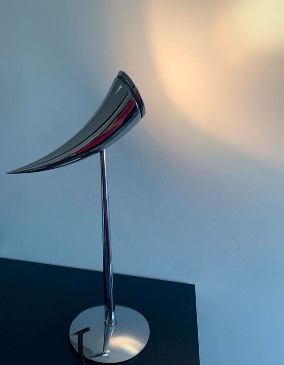 Philippe Starck Flos Ara lamp | €350 | Whoppah