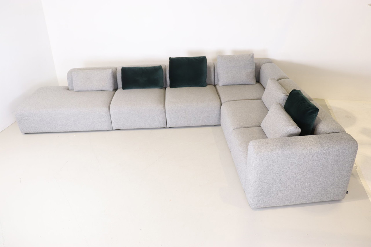 Hay Mags modular sofa | €2,750 | Whoppah