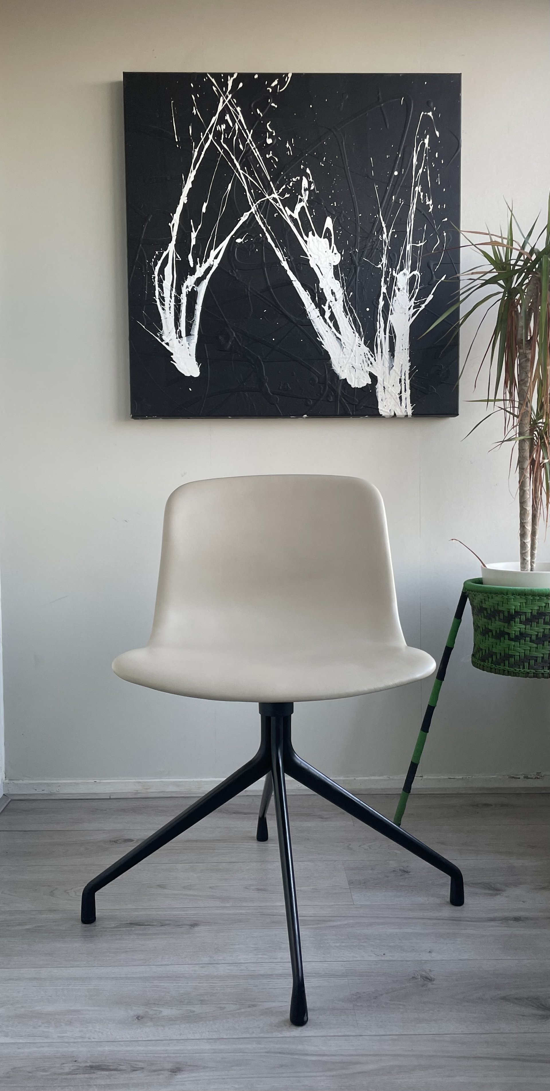 4x HAY AAC11 leather chairs designed by Hee Welling | €850 | Whoppah
