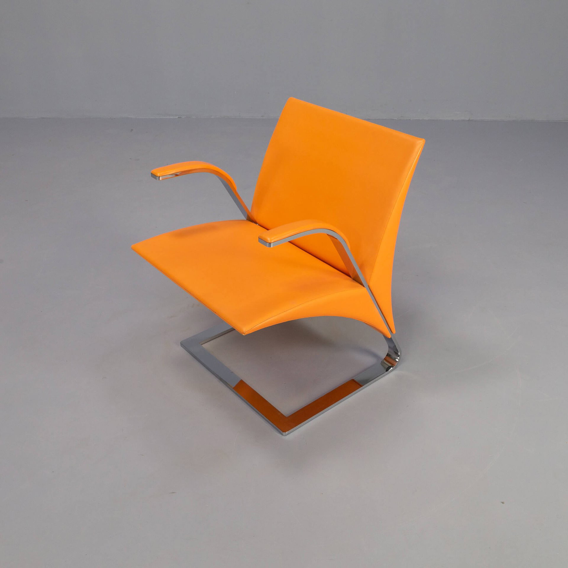 Poltrona Frau by Ricardo Antonio Ravello fauteuil | € 580 | Whoppah