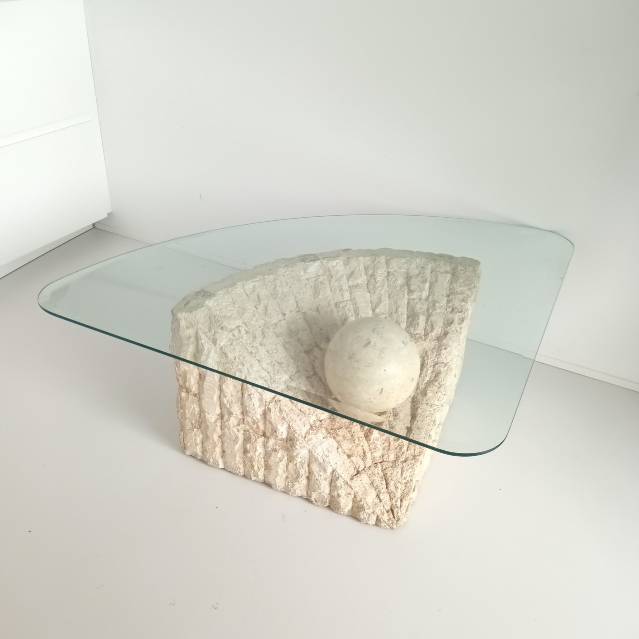 Vintage Mactan coffee table shell shape glass plate | €250 | Whoppah