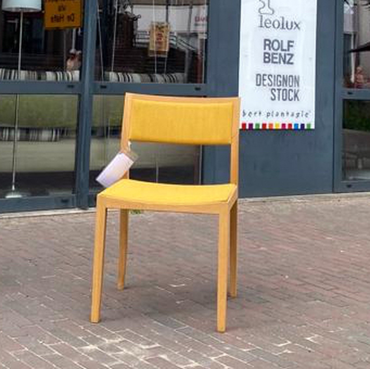 Arco curve chair yellow | €275 | Whoppah