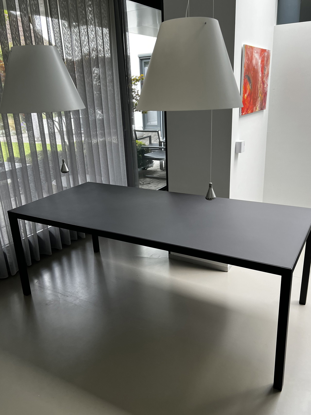 MDF-Italia table Lim | €995 | Whoppah