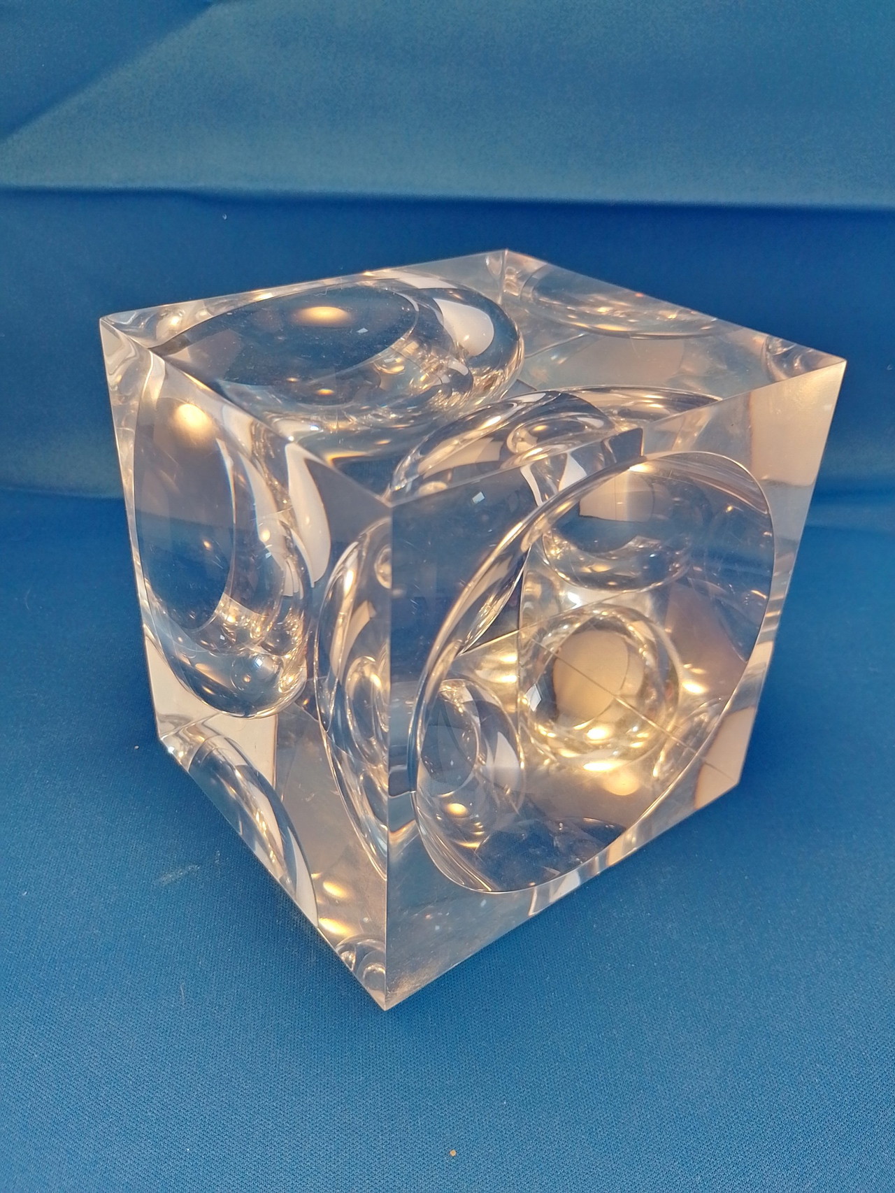 Team Guzzini Perspex art object | €208 | Whoppah