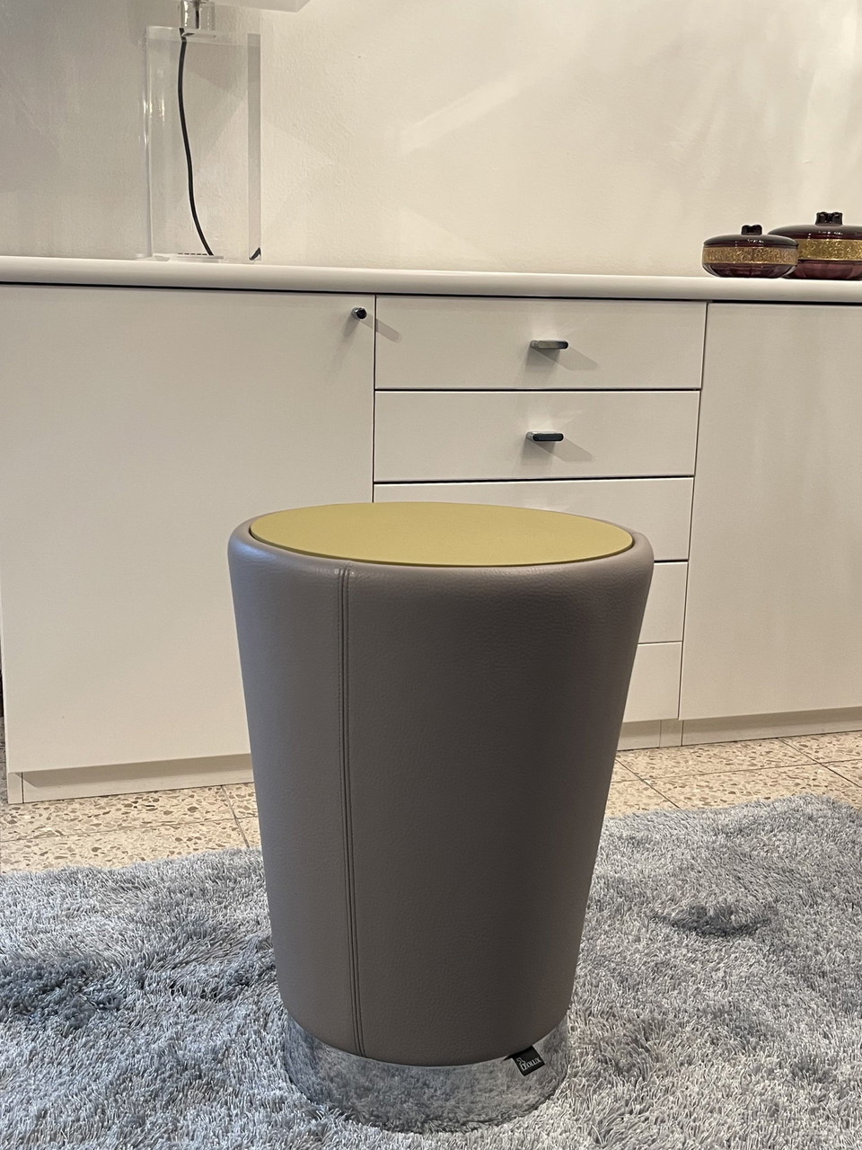 Leolux Barillo ottoman de rangement / table d'appoint | €599 | Whoppah