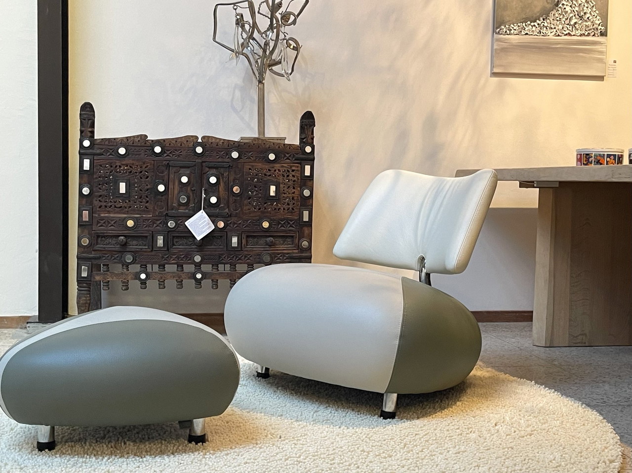 Leolux Pallone Pa Rifleman Pallone + footstool | €1,995 | Whoppah