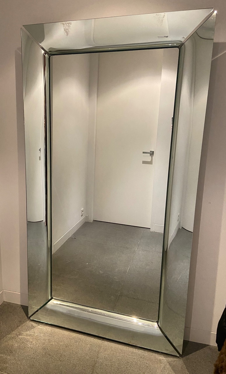 Philippe Stark Fiam caadre mirror | €750 | Whoppah