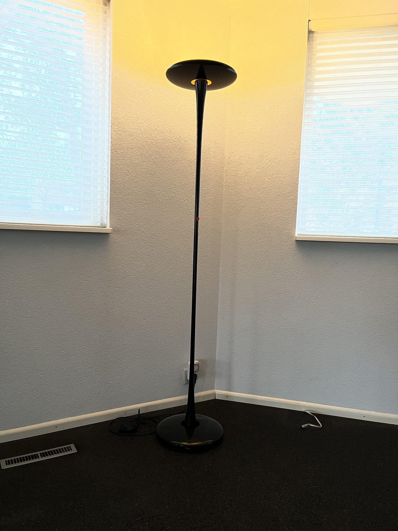 Flos Arteluce floor lamp | €150 | Whoppah