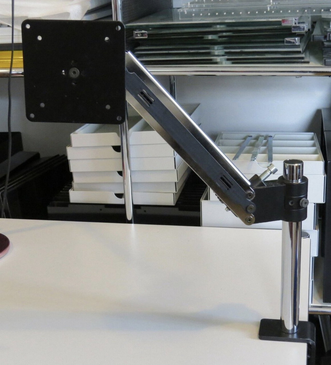 USM Monitor holders | €239 | Whoppah