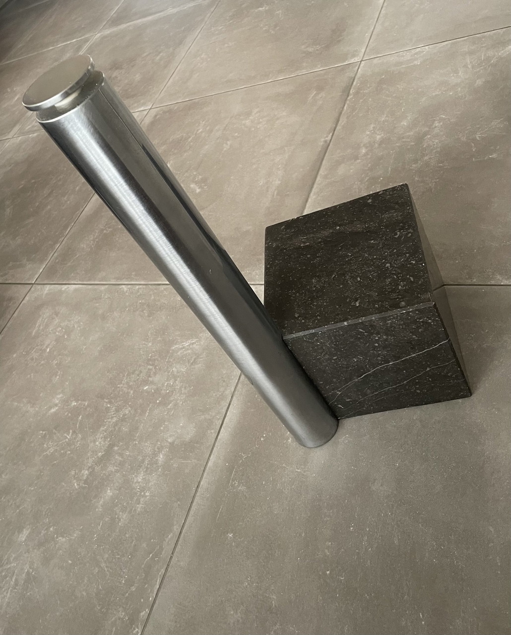 Hank Kwint HK-2 stainless steel table leg | €160 | Whoppah