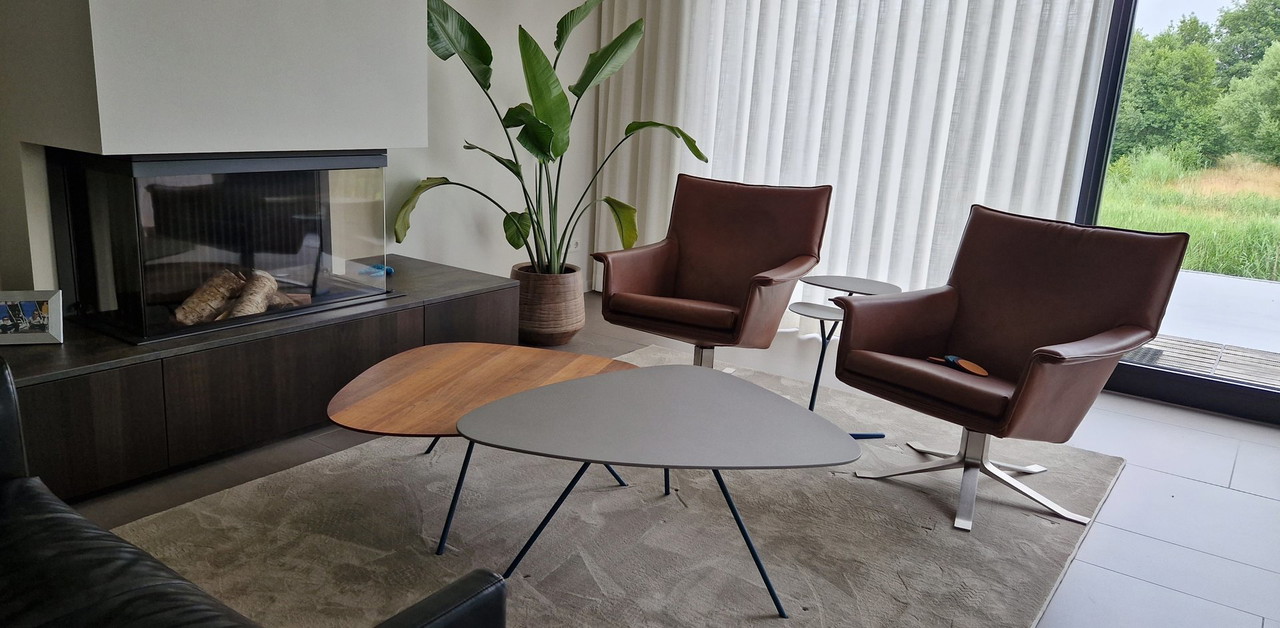 Leolux Coffee tables Liliom (2×) and side table Portello | €600 | Whoppah