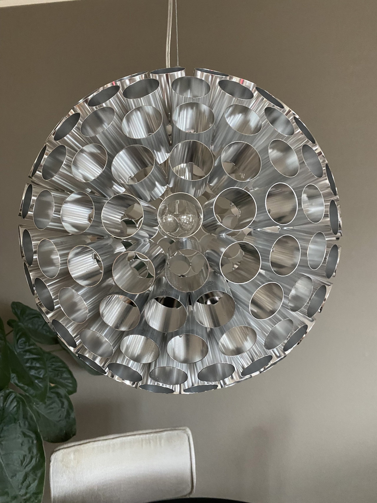 Kenwell Space Age hanging lamp | €85 | Whoppah