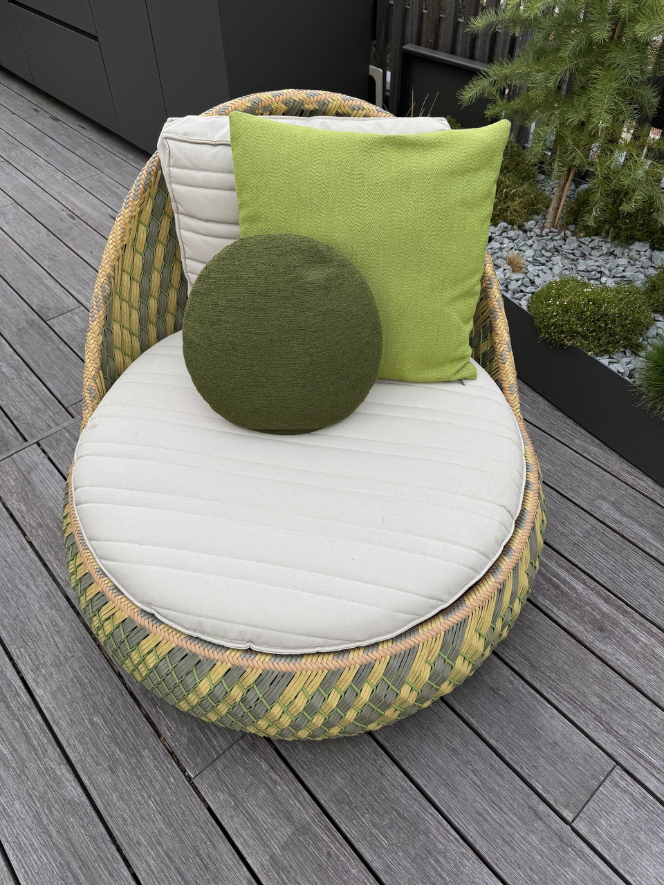Dedon Garden Set (chaise longue, pouf/table d'appoint, jardinière) | € ...