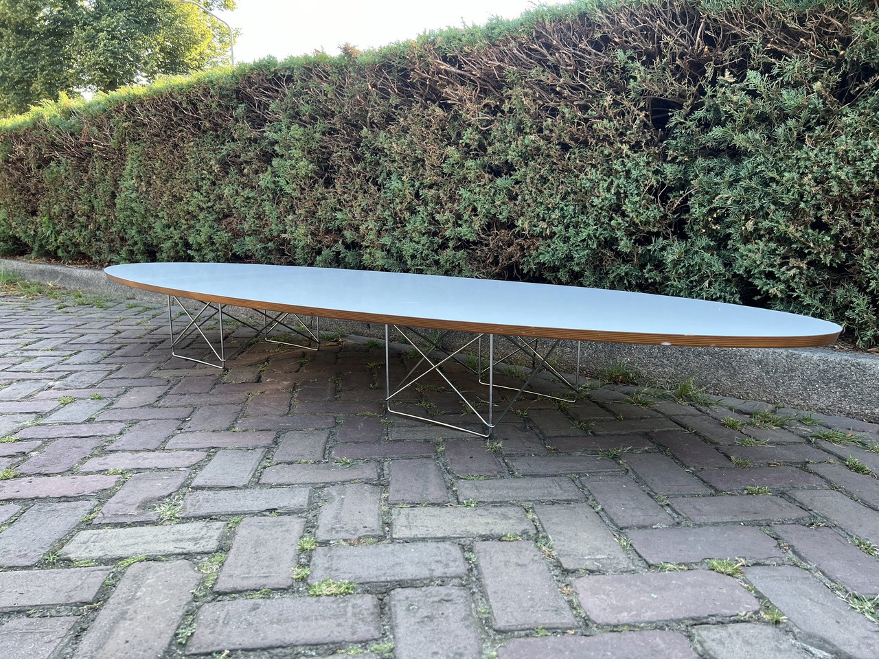 Vitra | Eames | Table elliptique Etr | €650 | Whoppah