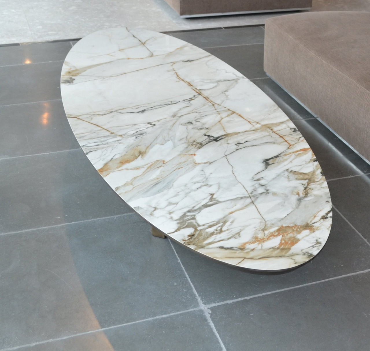Tablez Table basse ovale Calacatta Luxe Polish | €1,995 | Whoppah