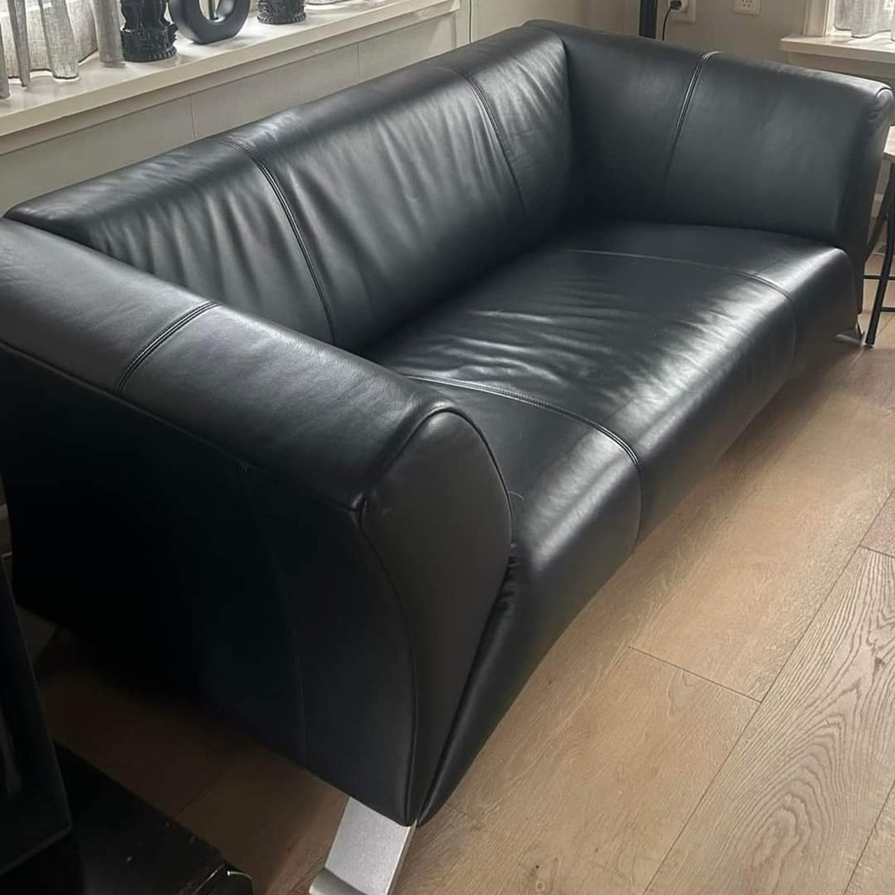 Rolf Benz set 322 2 et 2 1/2 places avec fauteuil, hocker et table ...