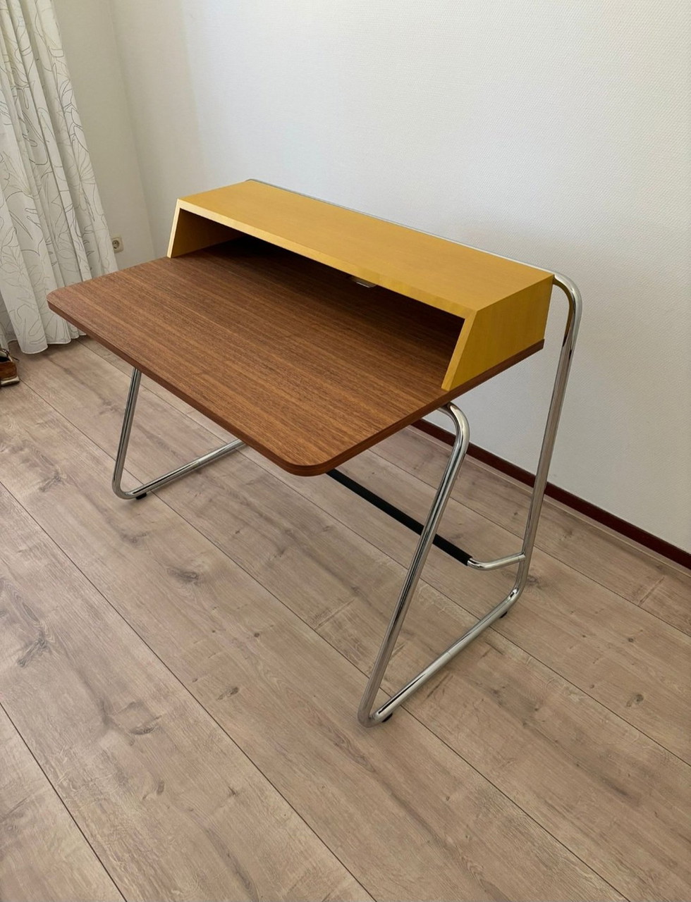 Thonet desk / secretaire S1200 by Randolf Schott | €1,250 | Whoppah