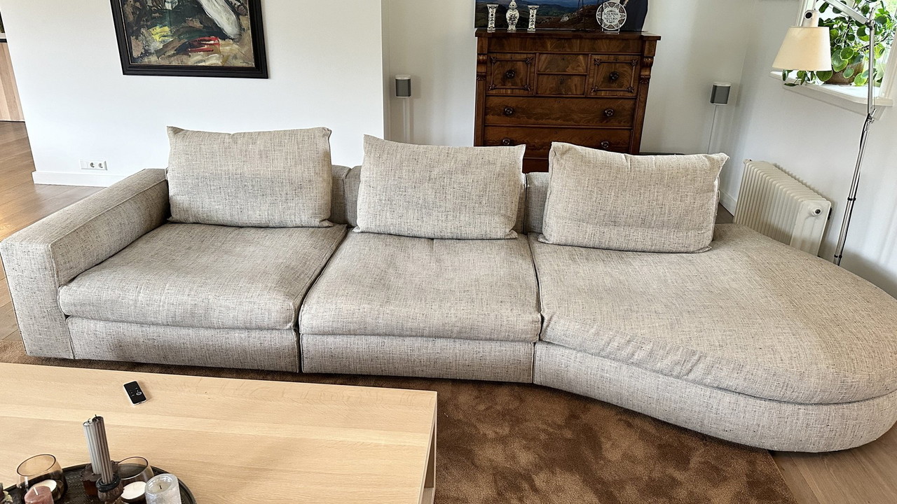 Linteloo Hamptons Lounge Sofa | €3,500 | Whoppah