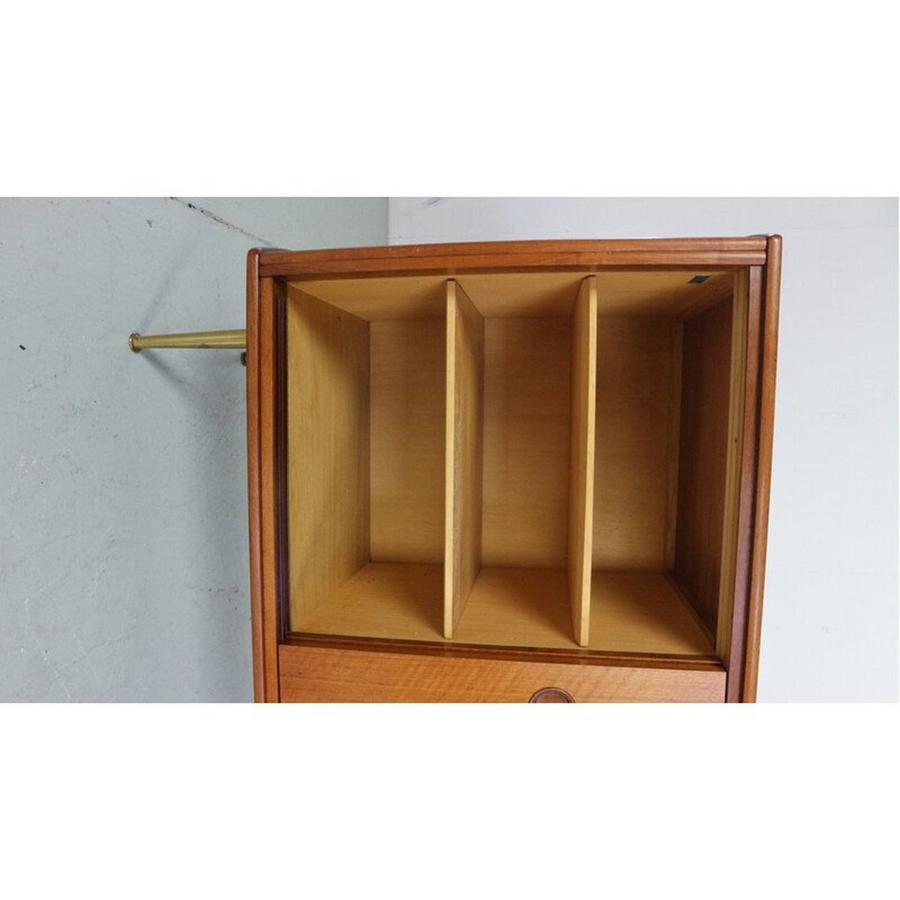 Buffet vintage en noyer et laiton de William Watting, Danemark 1955 | € ...