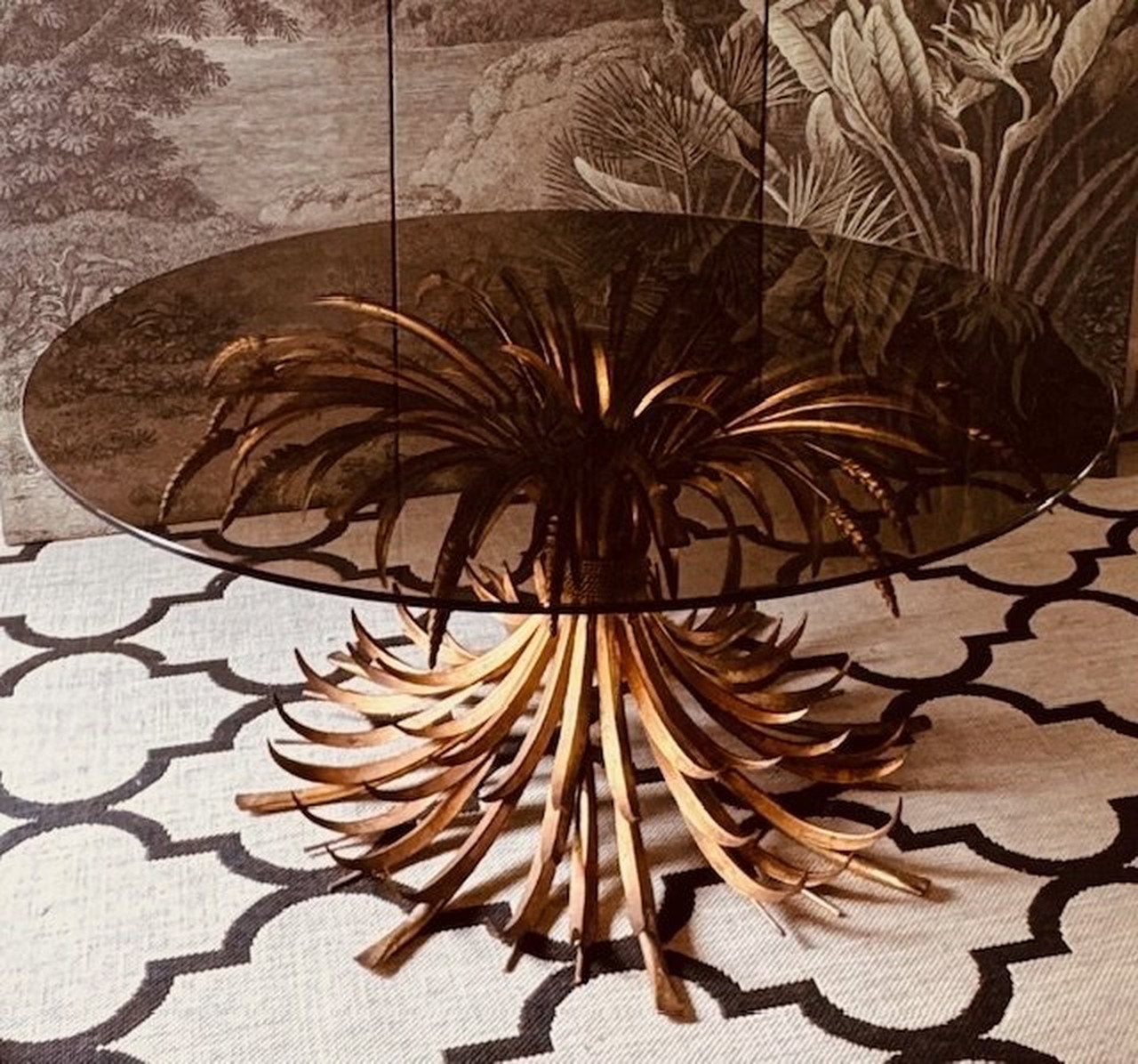 Coco Chanel table basse en tiges de maïs Table basse | €1,895 | Whoppah