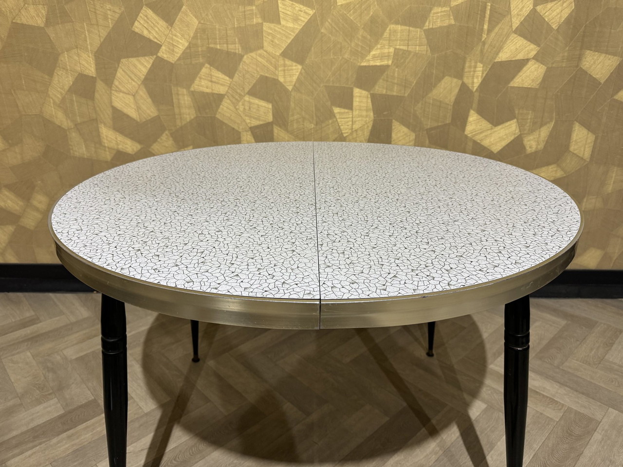 Table ronde extractible 1960 Brian Graham dans la série Braemar, pour ...