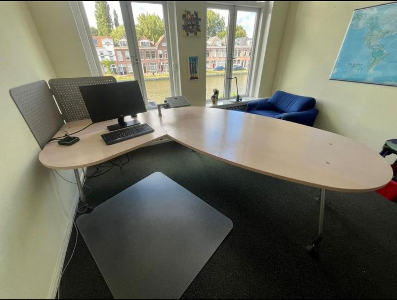 Design Vitra Ad Hoc Corner Desk | €950 | Whoppah