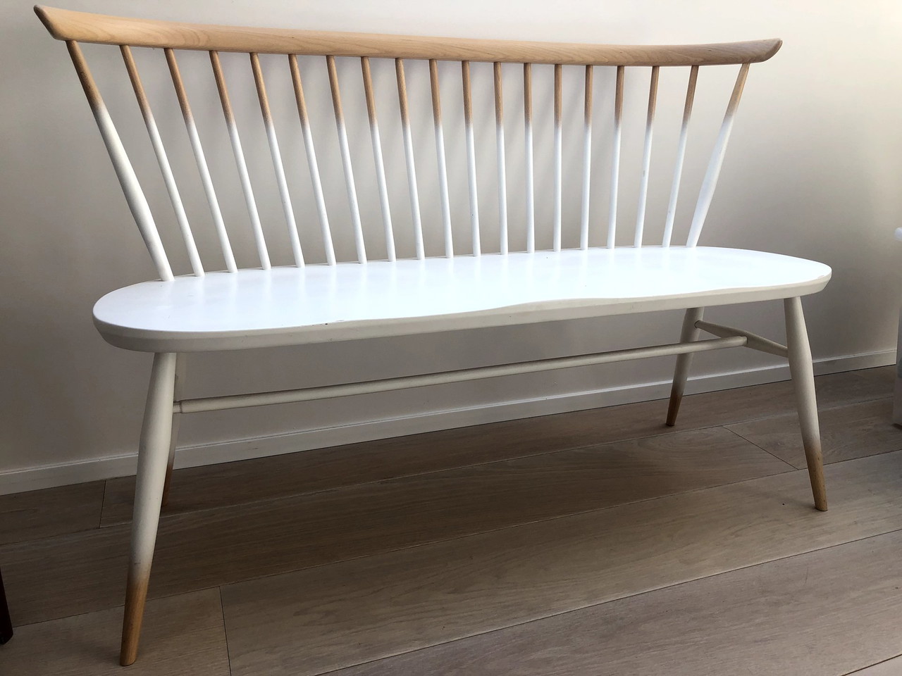 Ercol Loveseat weiB degrade Buche massiv
