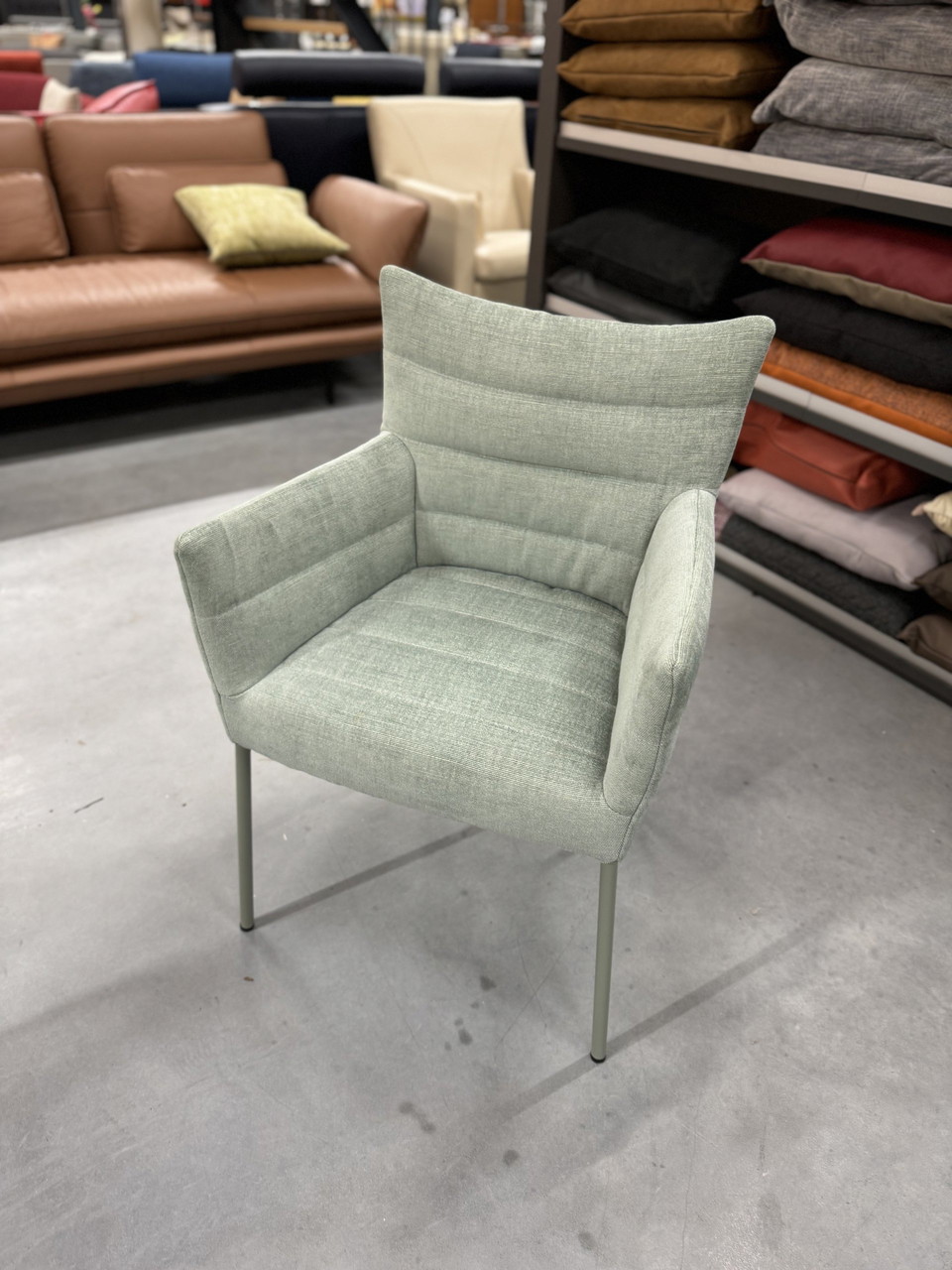 (1) Label Cocoon Dining Stuhlstoff | €599 | Whoppah