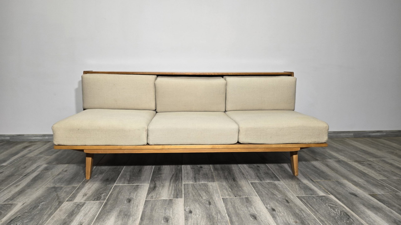 Vintage-Sofa von Tatra Nabytok | €450 | Whoppah