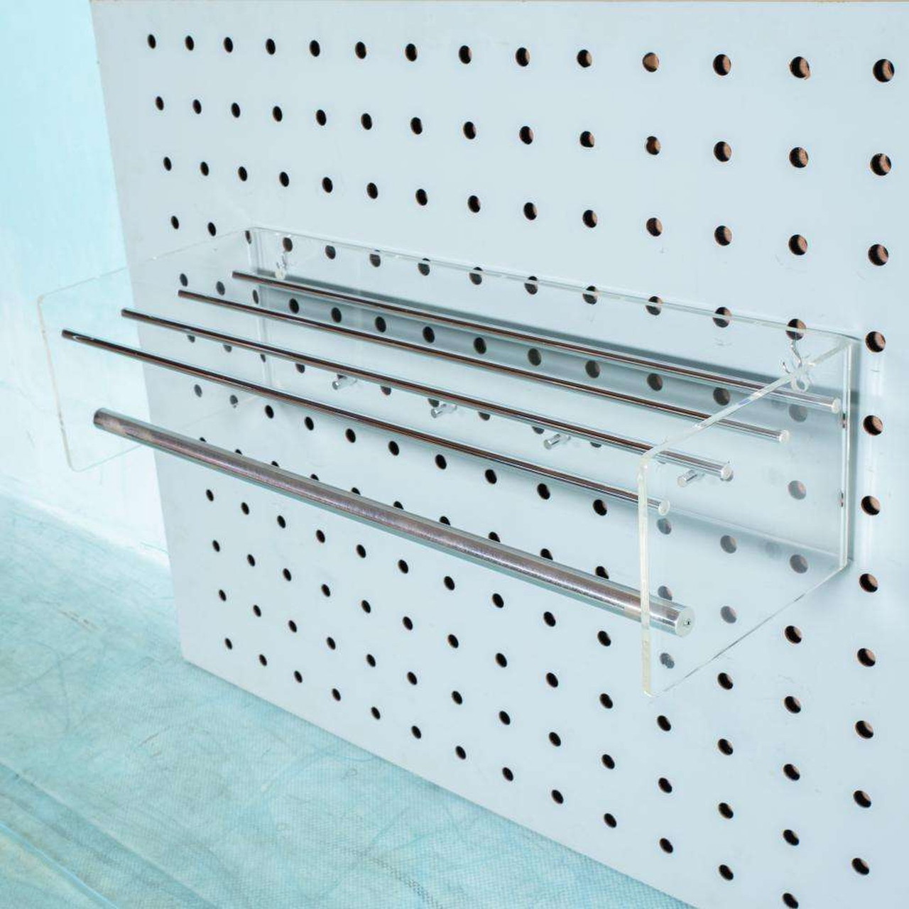 Plexiglasrohr-Garderobenständer 1970er Jahre, vintage minimalistisch ...