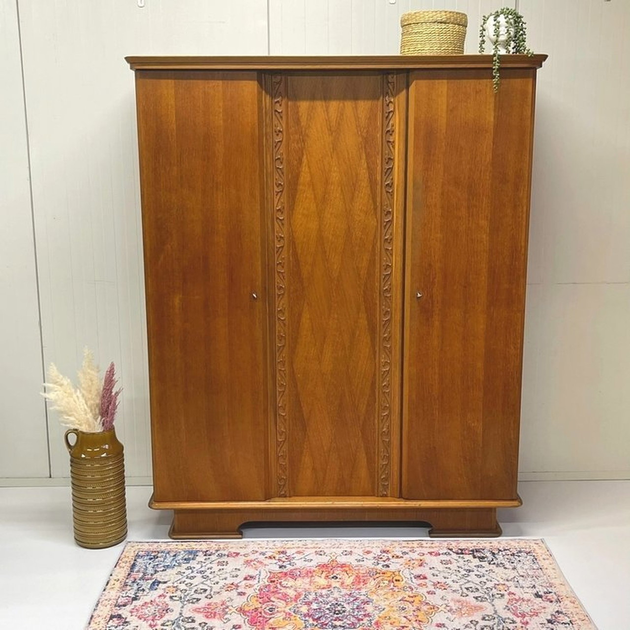 Fabelhafte Kleiderschrank Mid Century Fotos