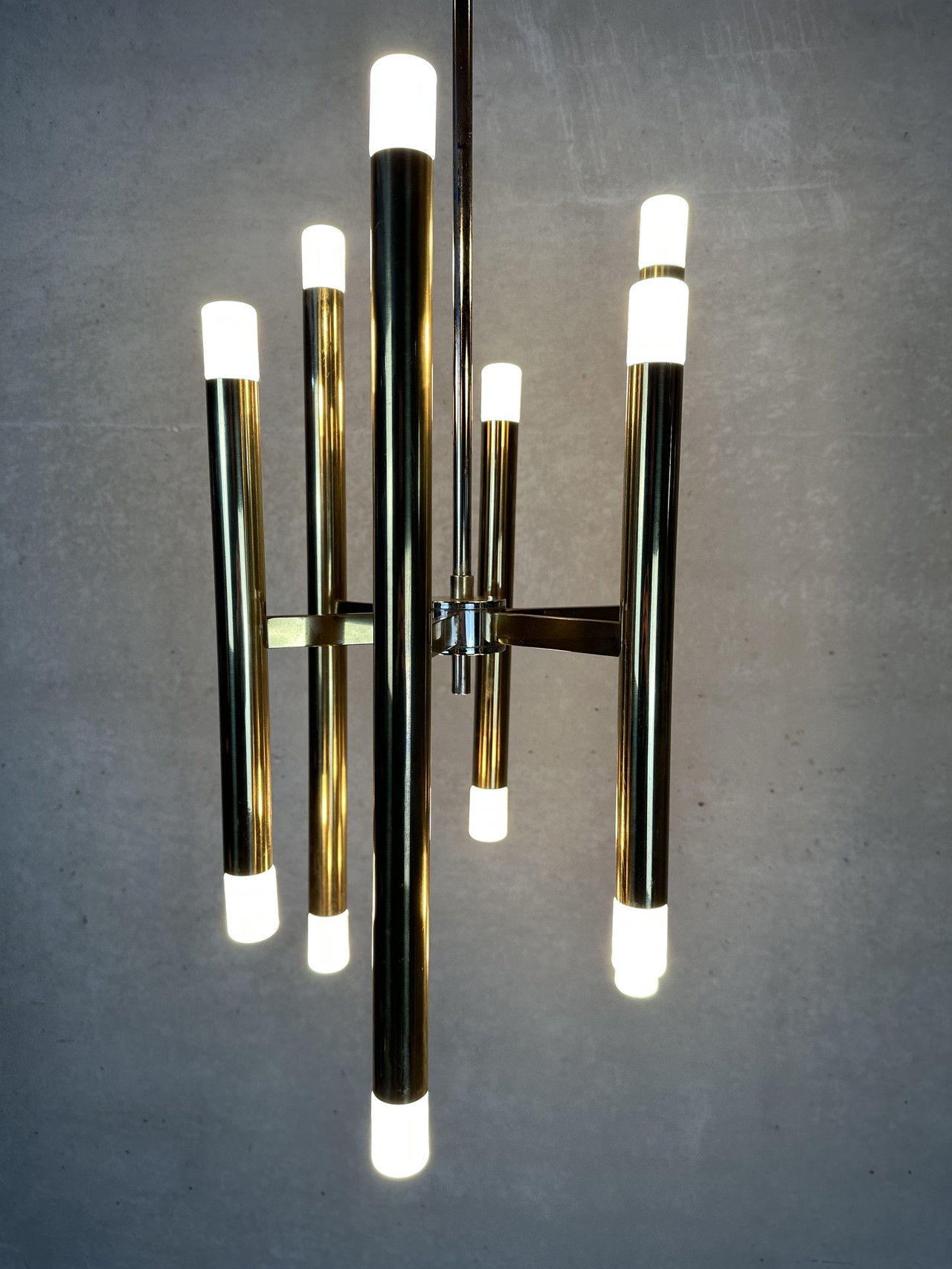 Boulanger Pendelleuchte aus Messingrohr | €360 | Whoppah