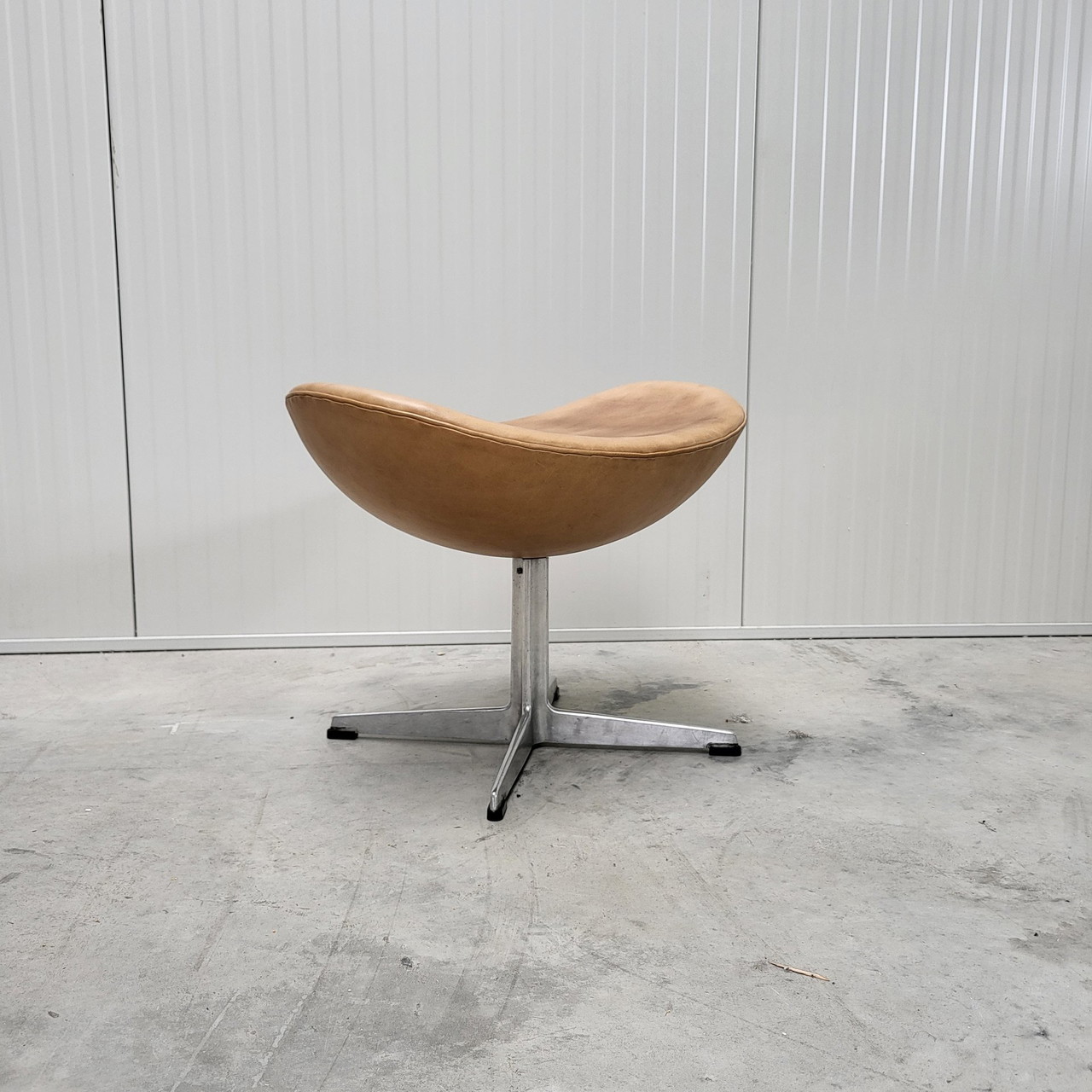 Vintage Cognac Egg Chair Ottoman By Fritz Hansen 1970S