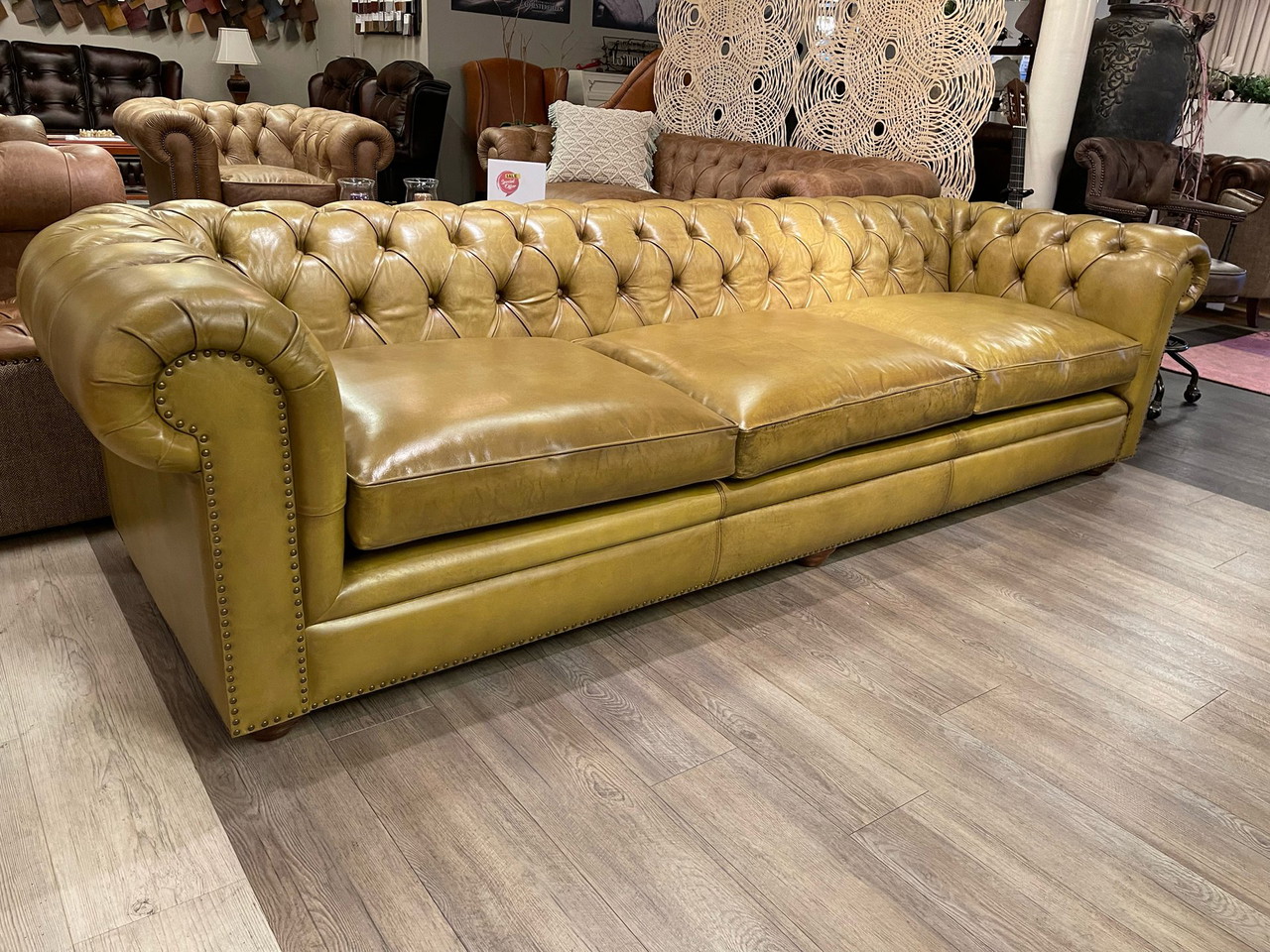 Chesterfield 4 Zits Bank Moster Lime 2 995 Whoppah