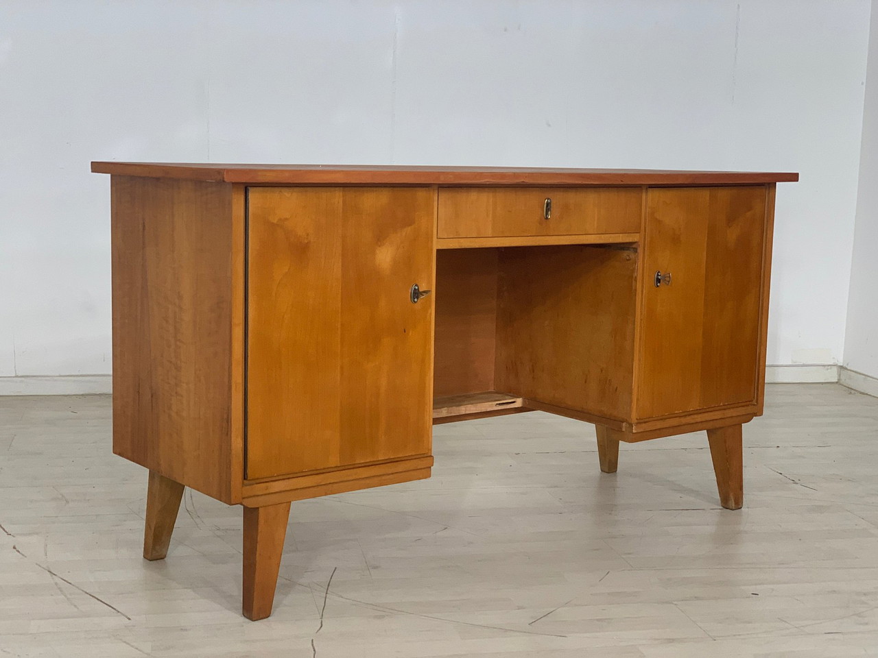 Modern classic desk store