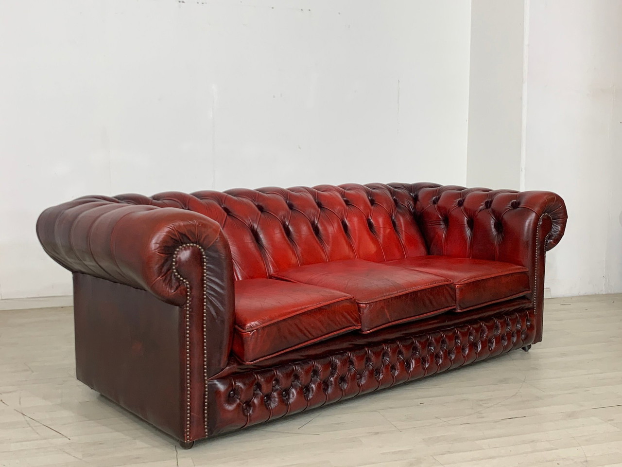 3 seater oxblood chesterfield sofa store