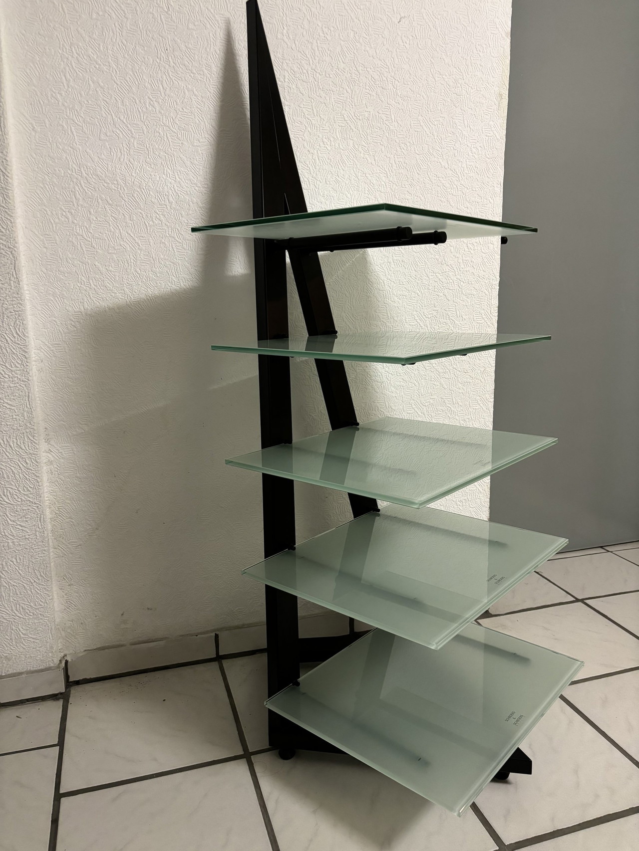 Schroers & Schroers Berlin Alphastatic Audio Möbelstück | €990 | Whoppah