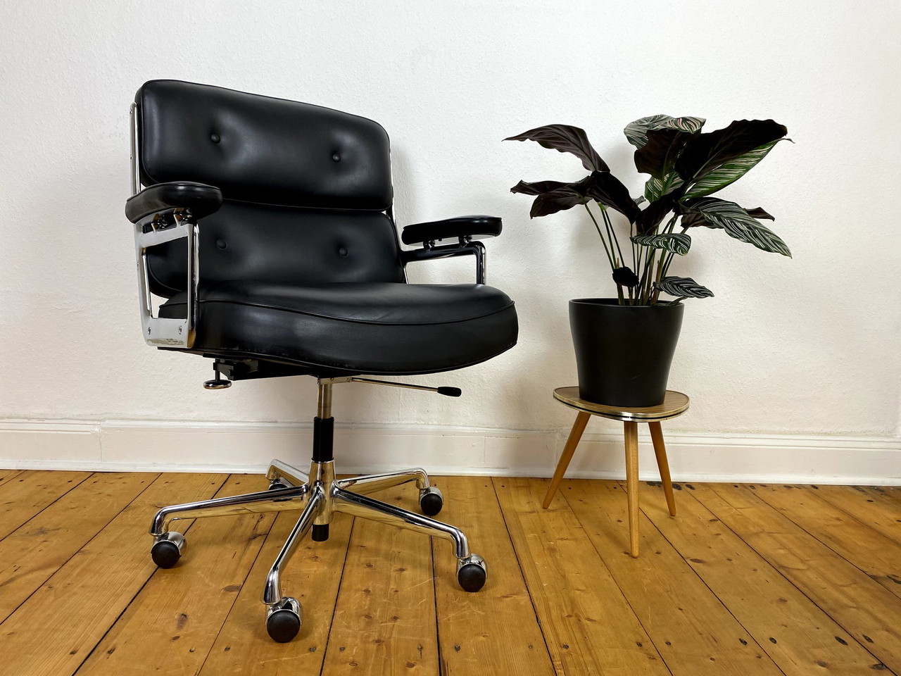 Vitra Lobby Chair Es 104 Von Charles Ray Eames