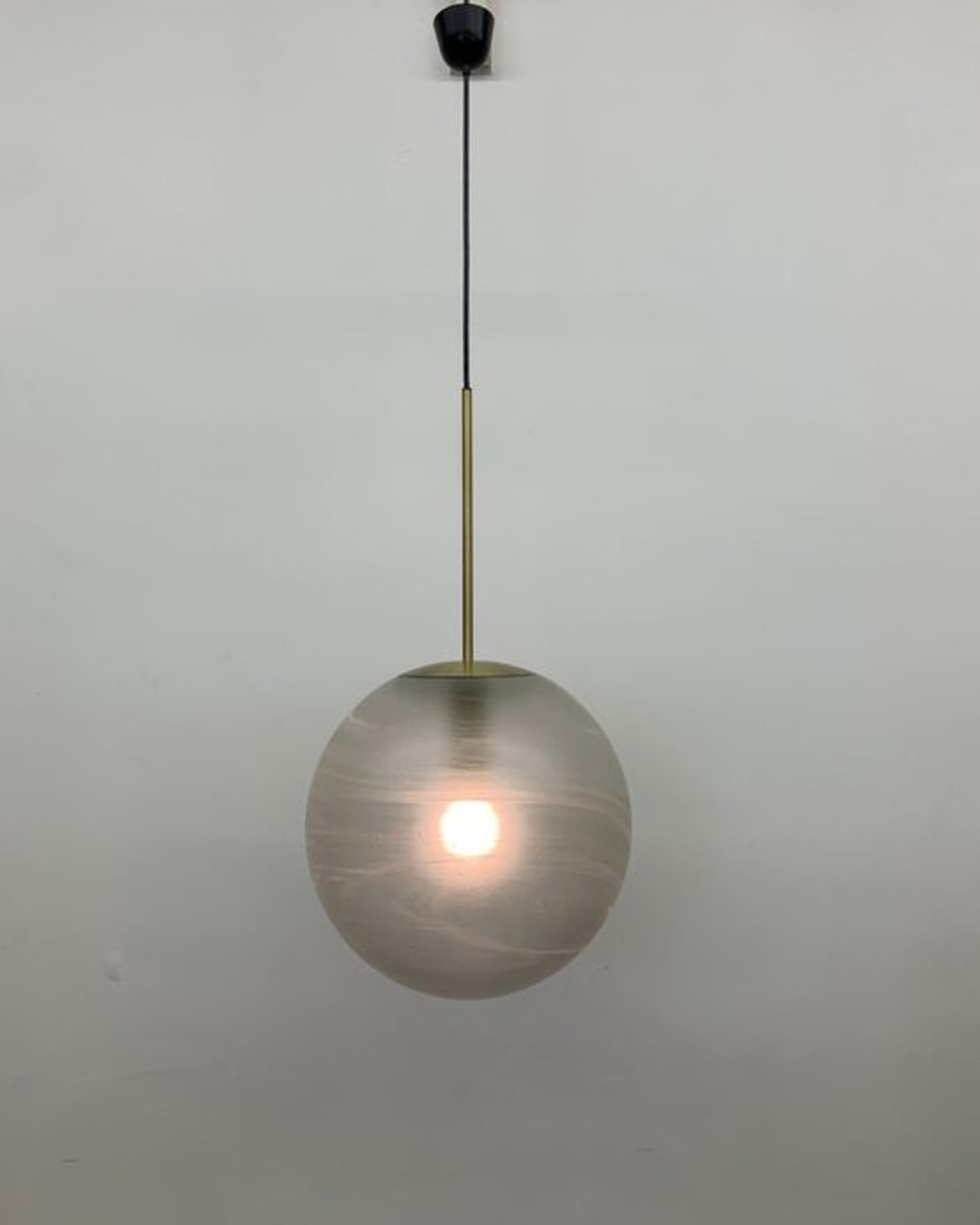 Peil & Putzer XL Globe Hängelampe, 1970er Jahre | €525 | Whoppah