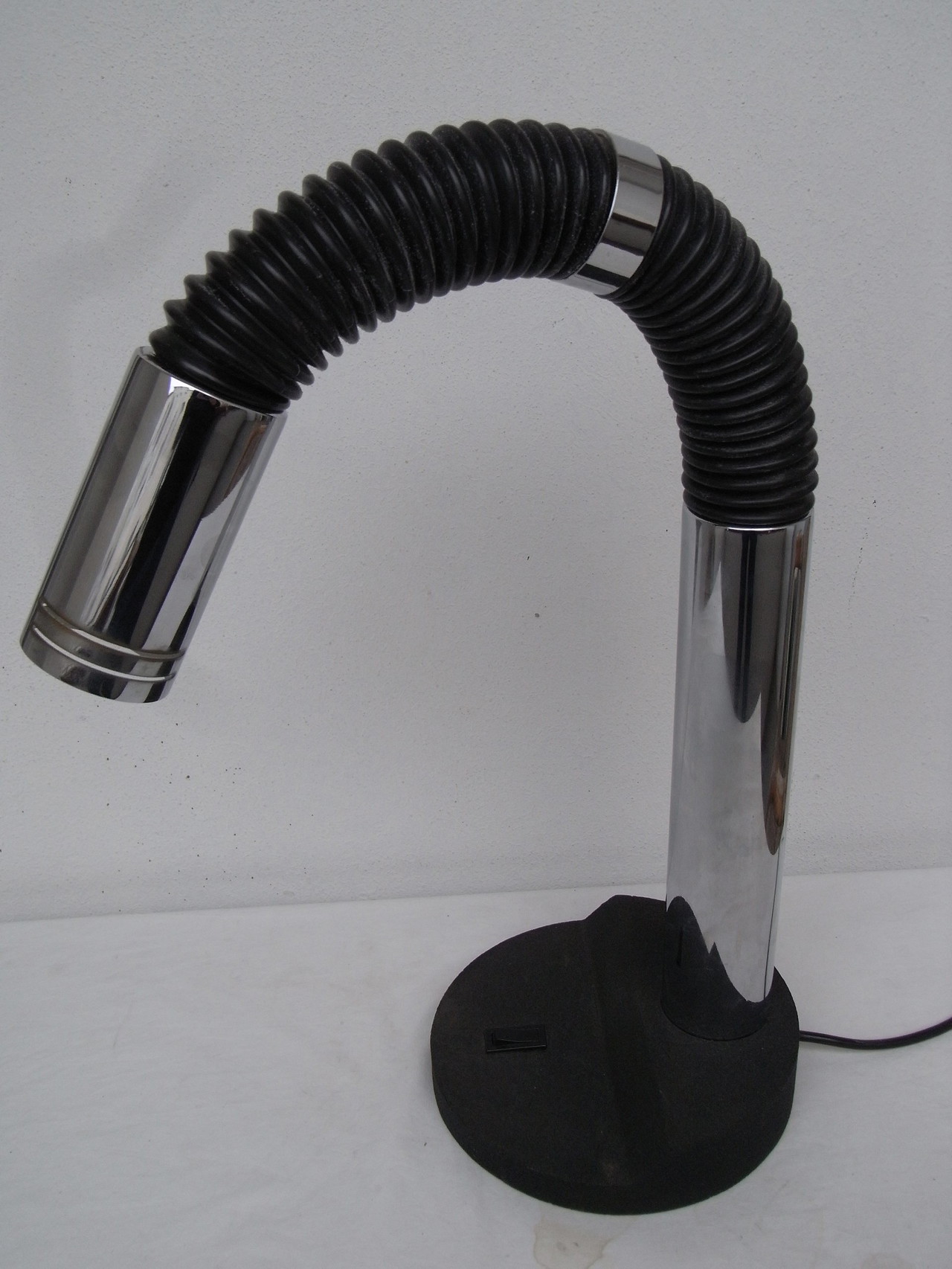 Fratelli Martini Mauro Tischlampe snake | €240 | Whoppah