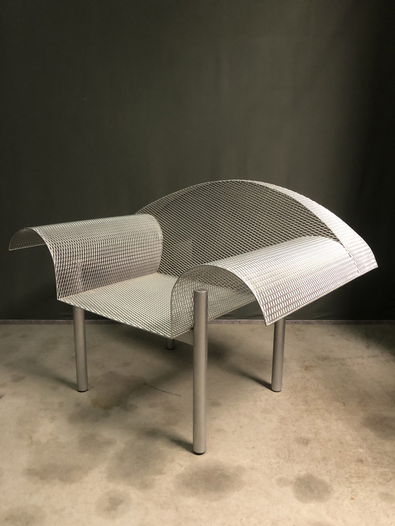 Post modern metal mesh lounge chair | €900 | Whoppah